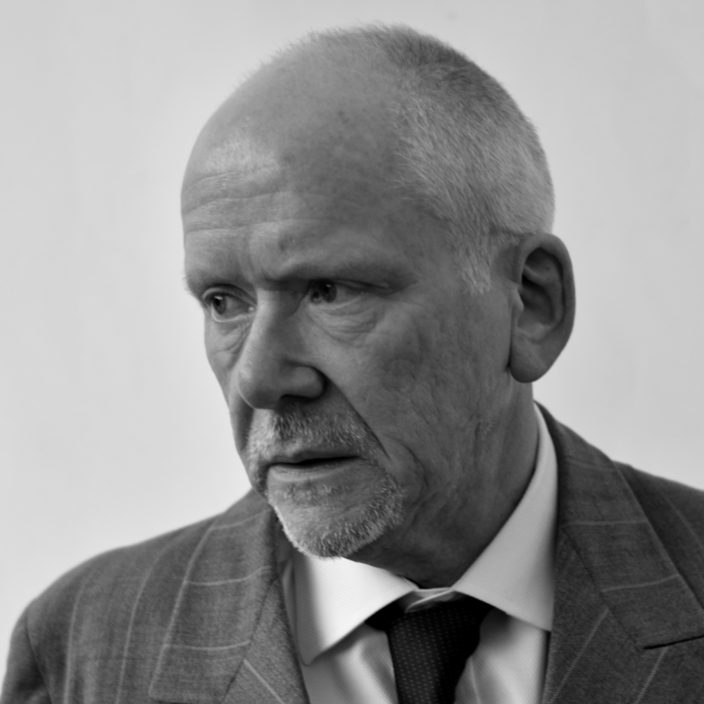 PAUL FANNING (Lt. Brannigan) - Cardiff Open Air Theatre Festival